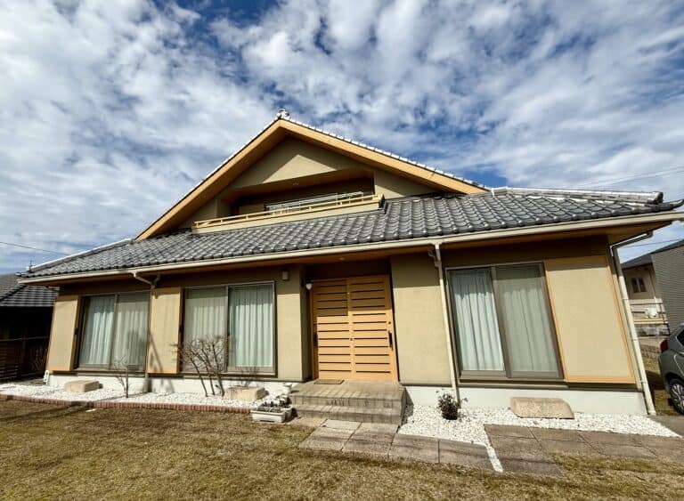 Ghosts In Japan—Buying A Haunted House